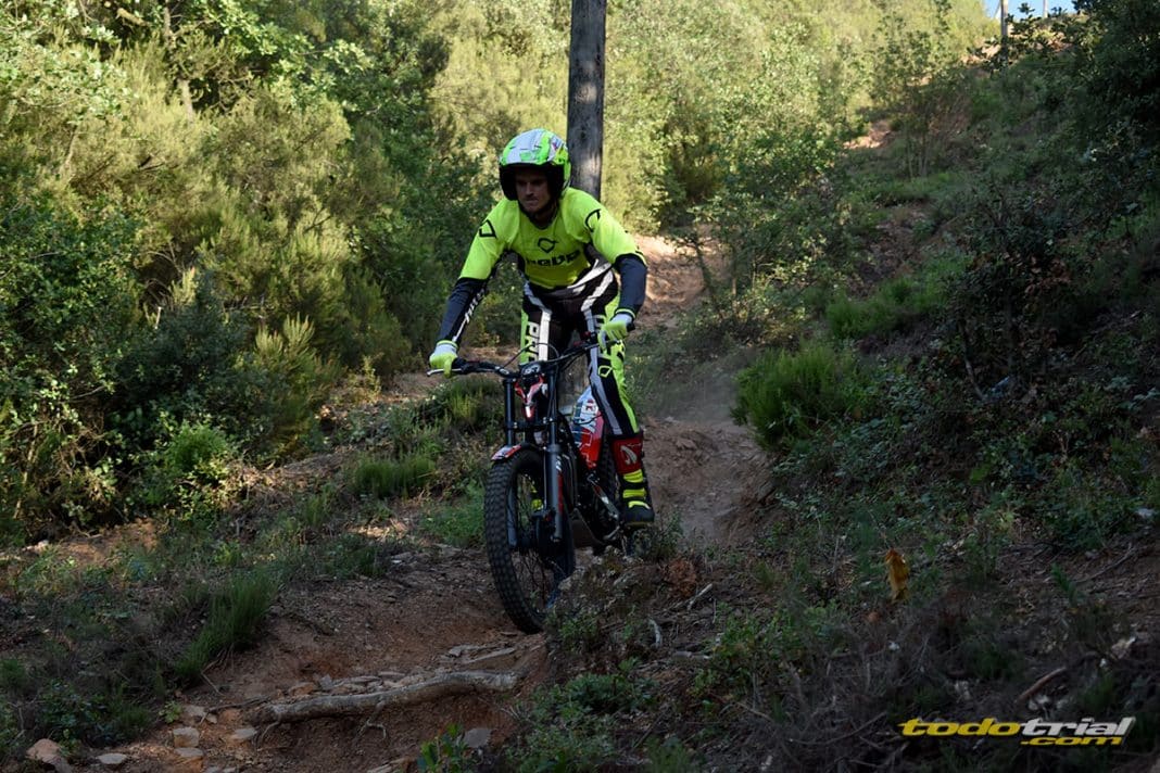 Prueba Mecatecno Dragonfly, la nueva moto eléctrica de referencia